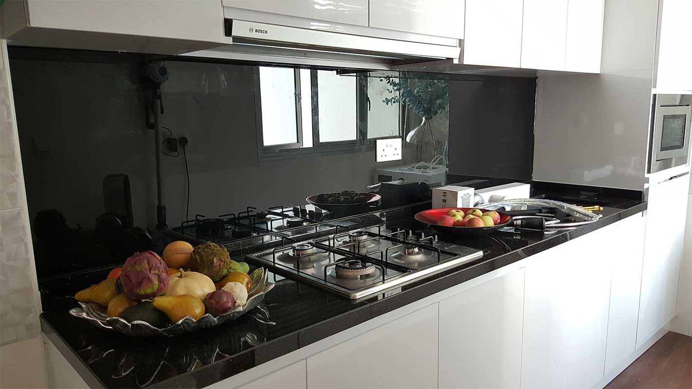 Kitchen backsplash (colour tempered glass) | Soon Li Glass Services Pte Ltd
